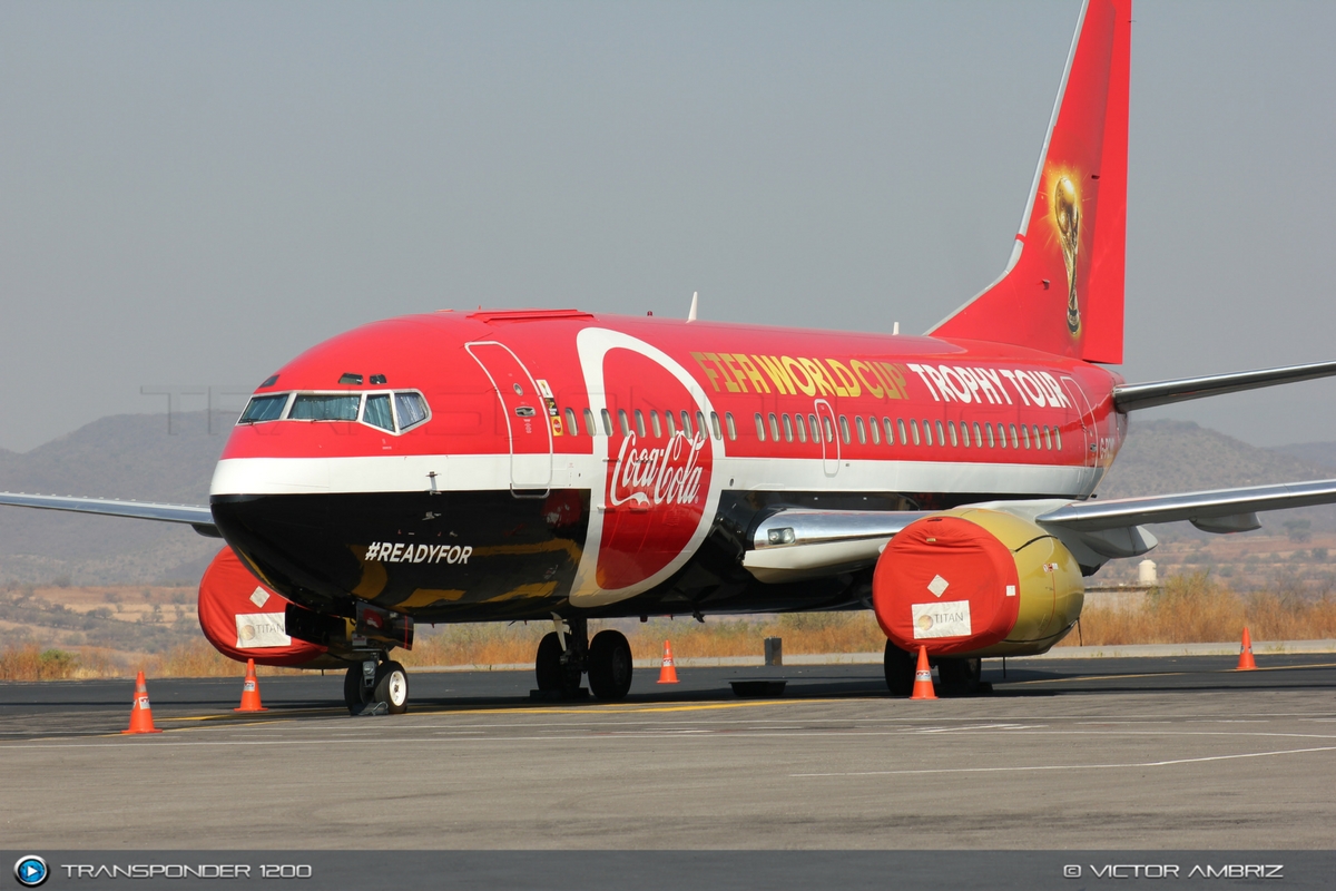 TITAN AIRWAYS-BOEING 737-300-G-POWC-FIFA-04 – Noticias de Aviación ...