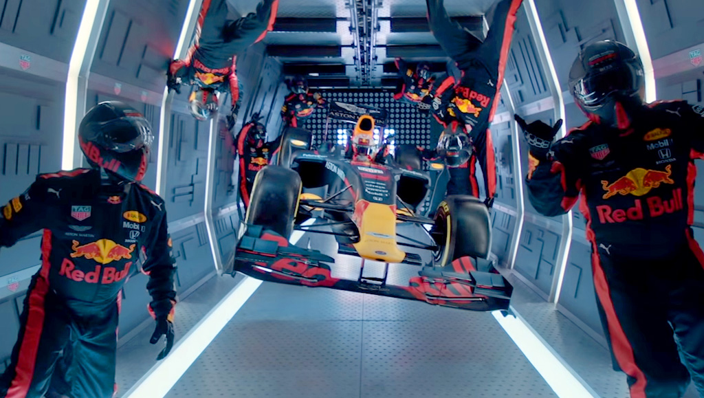Video: Equipo de Aston Martin Red Bull realiza parada de pits a ...